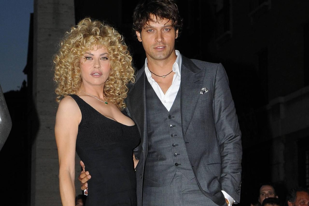 Eva Grimaldi su Gabriel Garko: "La nostra storia è stata creata a tavolino... Niente sesso ...