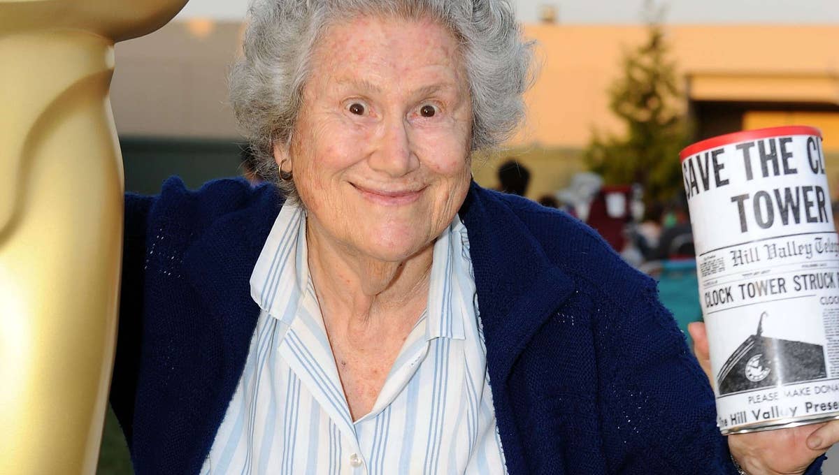 È morta Elsa Raven: la signora della torre dell'orologio di Ritorno al ...