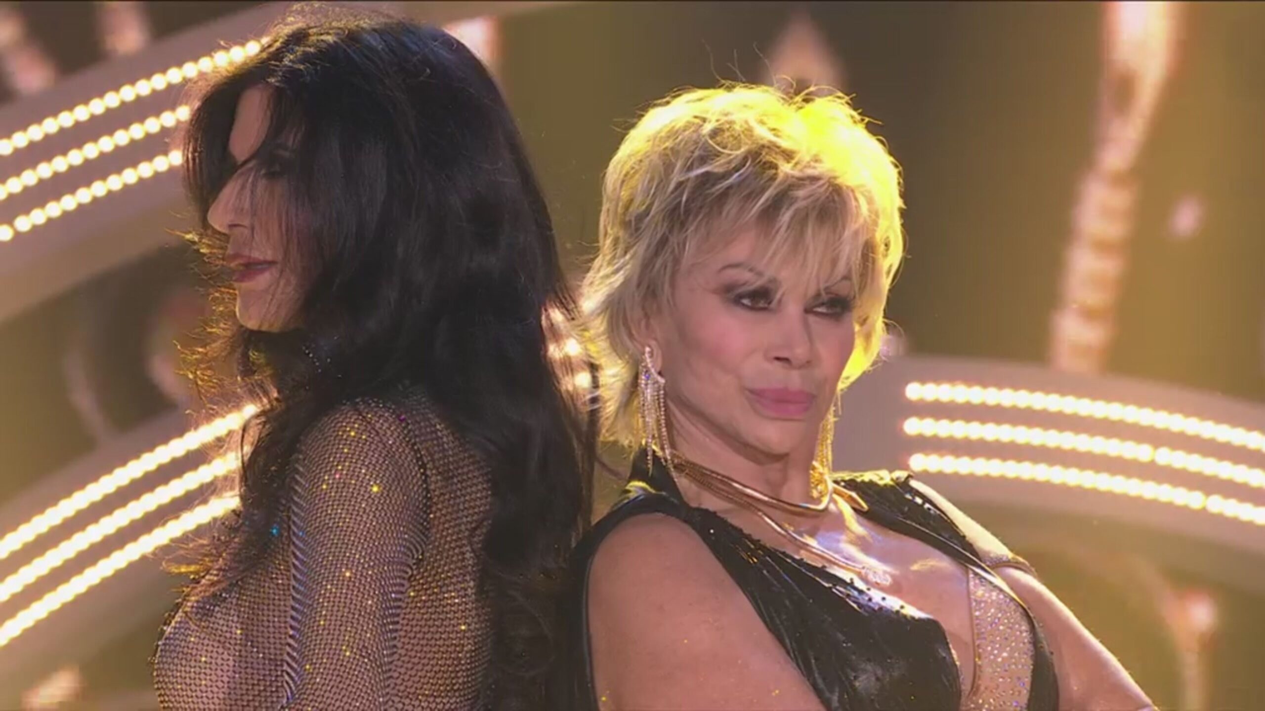 Carmen Russo: "Sono stata la prima showgirl maggiorata. Pamela Prati e ...